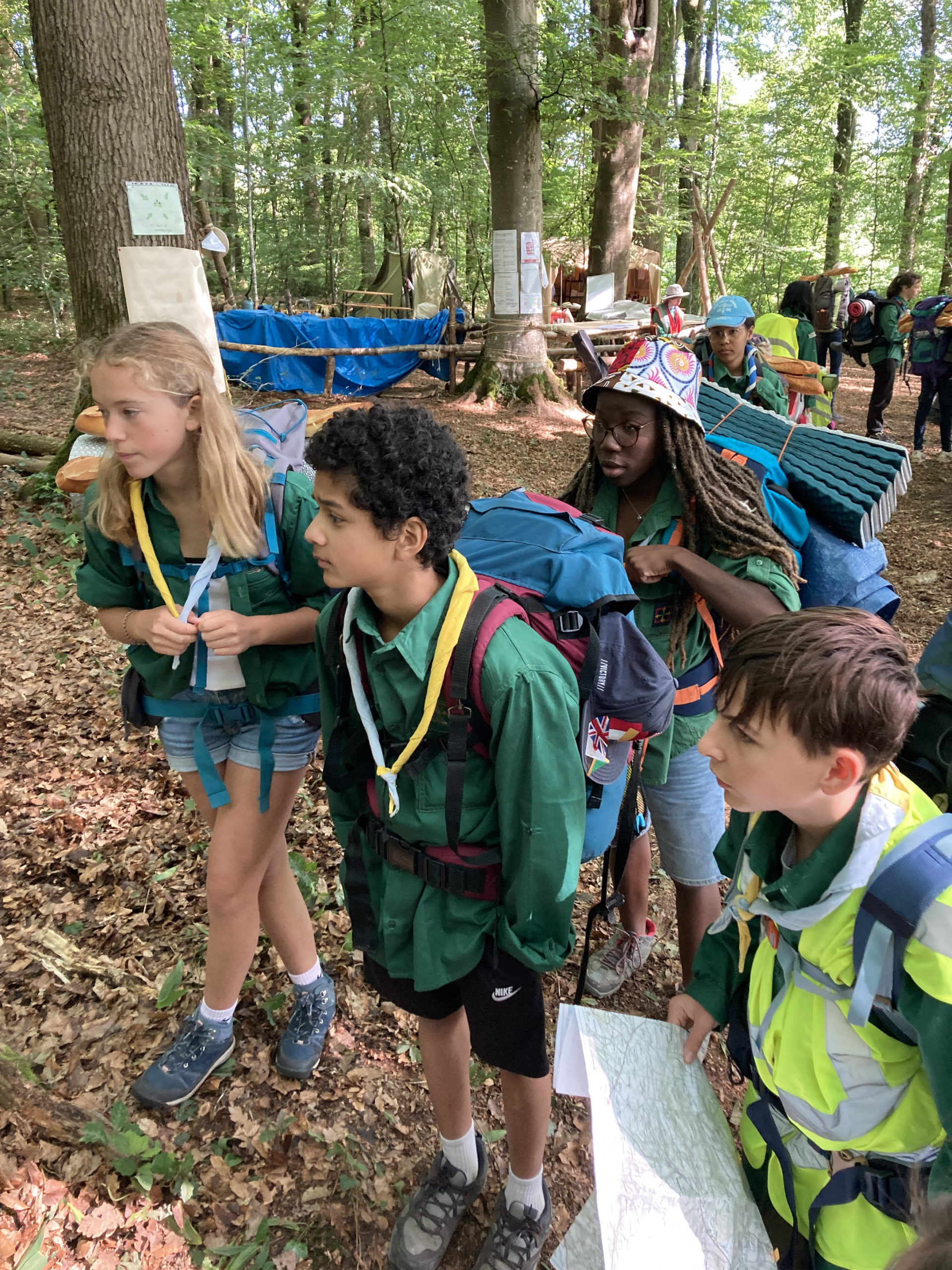 Visite du camp des éclaireuses et des éclaireurs de l’Unité de ...